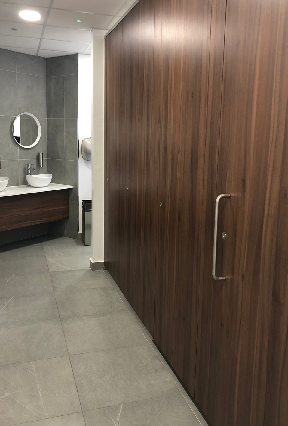 Office Washroom Project, Kent, UK | Venesta